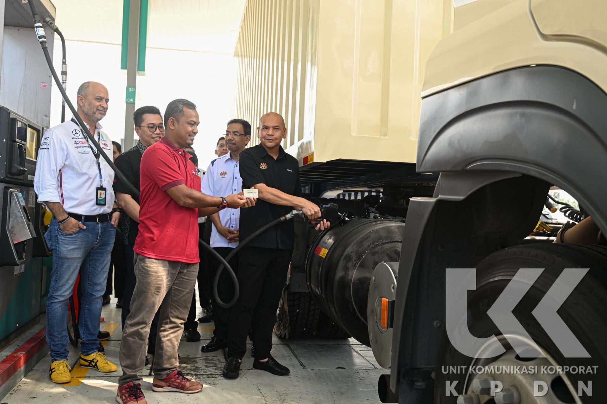 PELAKSANAAN PROJEK RINTIS FLEET CARD SEKTOR PENGANGKUTAN DARAT ...